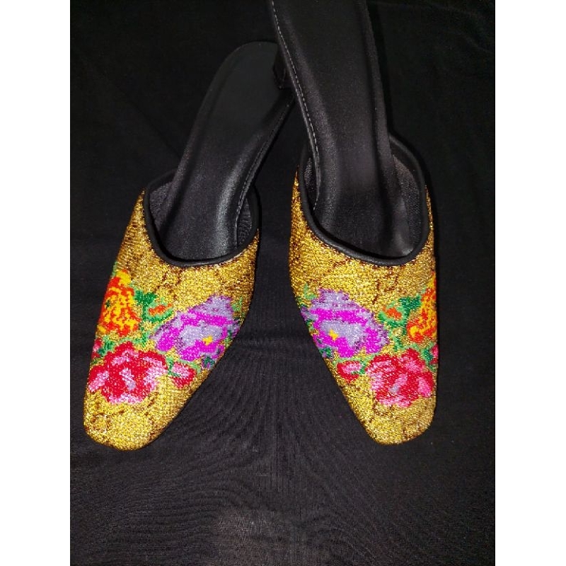 Kasut Manik Nyonya Traditional Hand Made/Peranakan Beaded Shoes ...