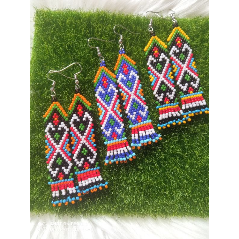 koleksi anting-anting vinusak (corak kaum rungus)/beaded earrings ...
