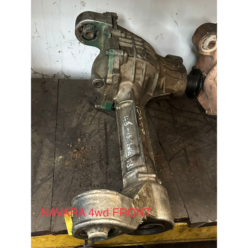 NISSAN NAVARA 4WD DIFFERENTIAL FRONT AXLE GEAR/ GEARBOX USED ORIGINAL ...