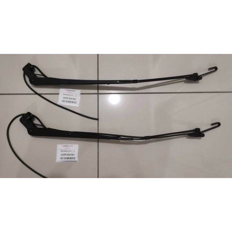ORIGINAL MITSUBISHI CANTER FB511 FE639 FRONT WIPER ARM WITH NOZZLE [19 ...