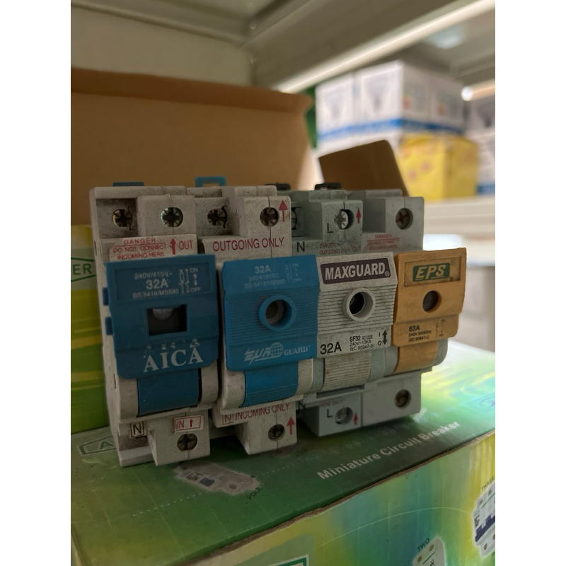 (clearance)1 pole suis fius 32/63 A / 1 POLE switch fuse 32/63 A ...