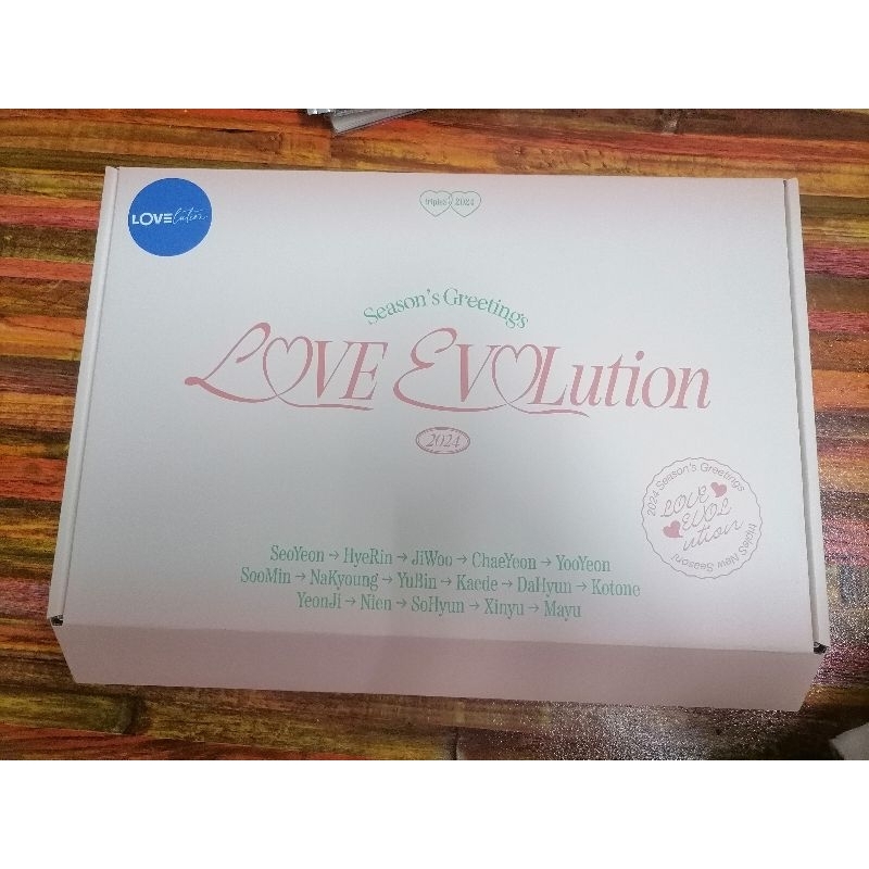 Kpop tripleS official season greetings 2024 sg2023 loose set member Lovelution evolution seoyeon ...