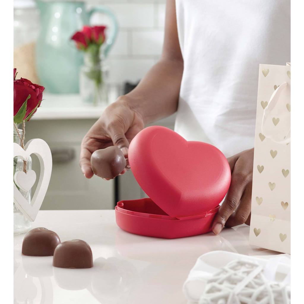 Tupperware Heart Shapa Keeper / Love In A Box Snack Container - 1pc ...