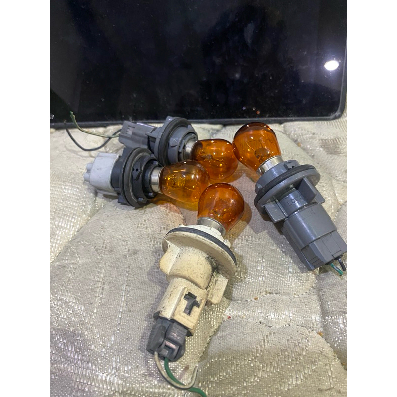 stanley Signal lamp bulb come with socket (attn:Buy2free1) | Shopee ...