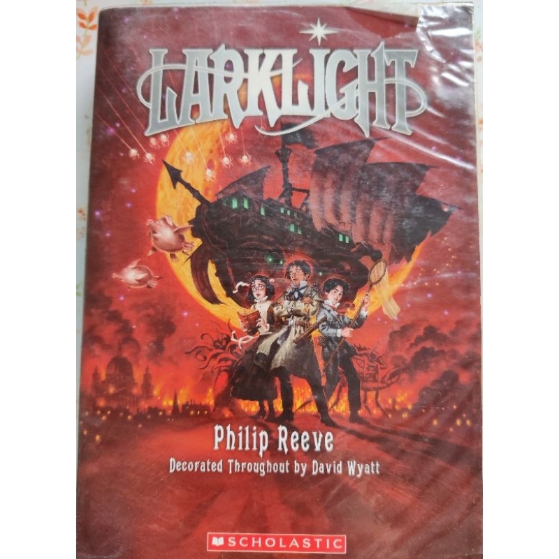 Larklight - Philip Reeve (USED) | Shopee Malaysia