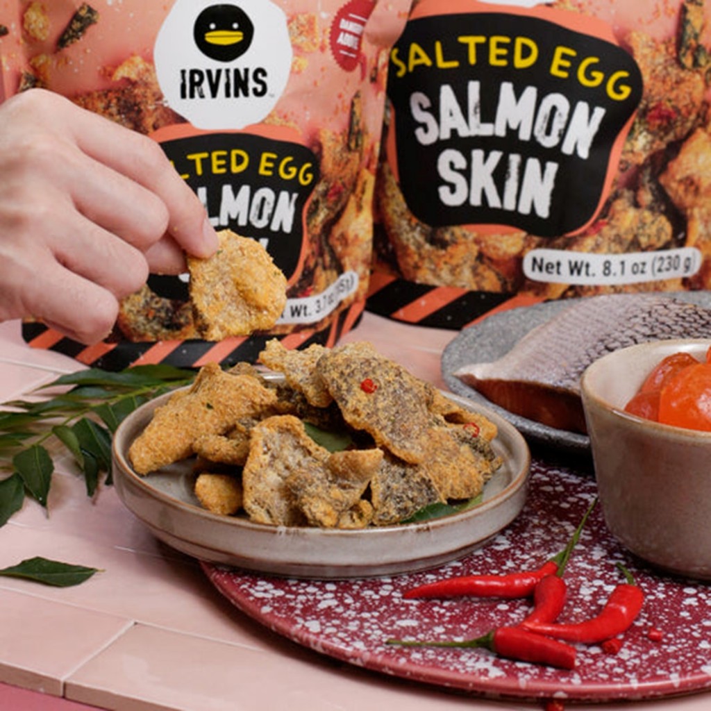 IRVINS SALTED EGG SALMON SKIN 95g/210g | Shopee Malaysia
