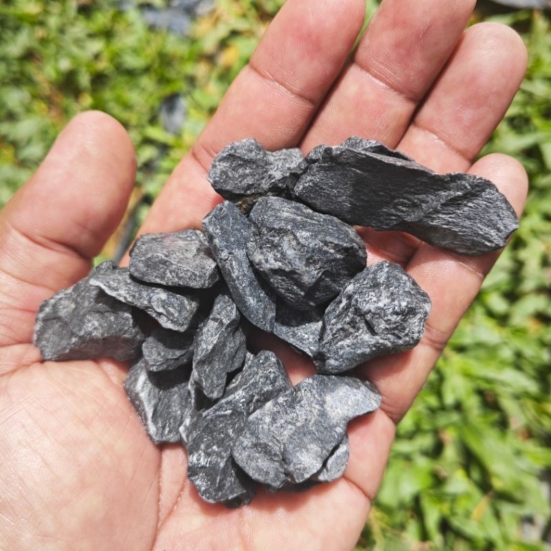Japanese Zen Garden Black Pebble Stone Chipping Stone 1kg | Shopee Malaysia