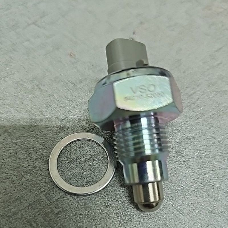 84210-52050 REVERSE LIGHT SWITCH TOYOTA HILUX VIGO 2.5 KUN25 HIACE 2.5 ...