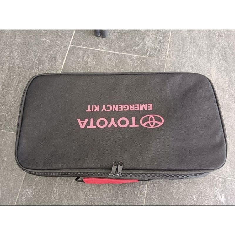 TOYOTA EMERGENCY KIT ORIGINAL | Shopee Malaysia