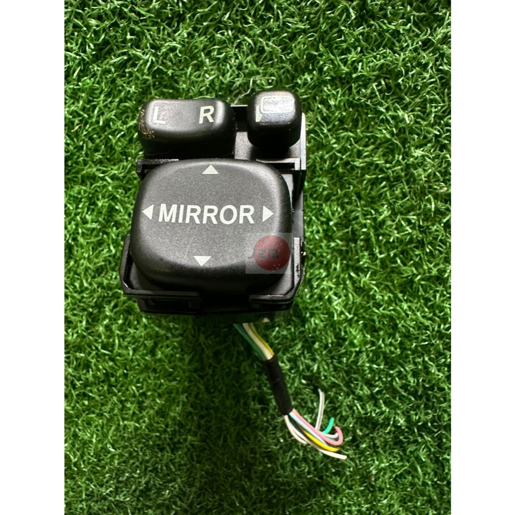 Toyota Wish ZGE20 Side Mirror Switch | Shopee Malaysia