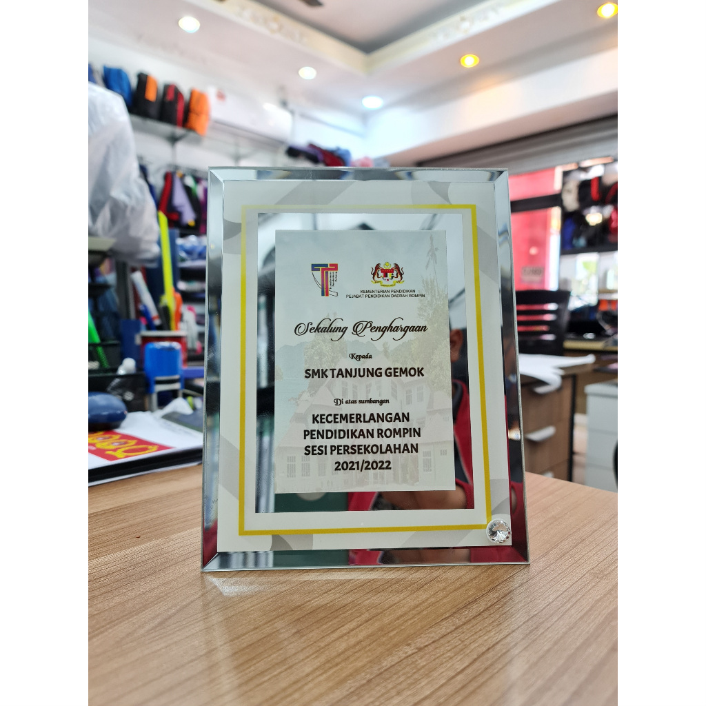 Crystal Plaque Cenderahati Event | Sekolah Dinner Anugerah Hari Guru ...
