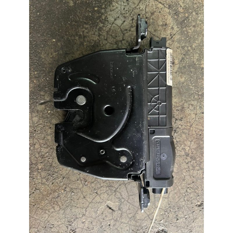 BMW F10 F30 REAR TRUNK BONNET LOCK | Shopee Malaysia