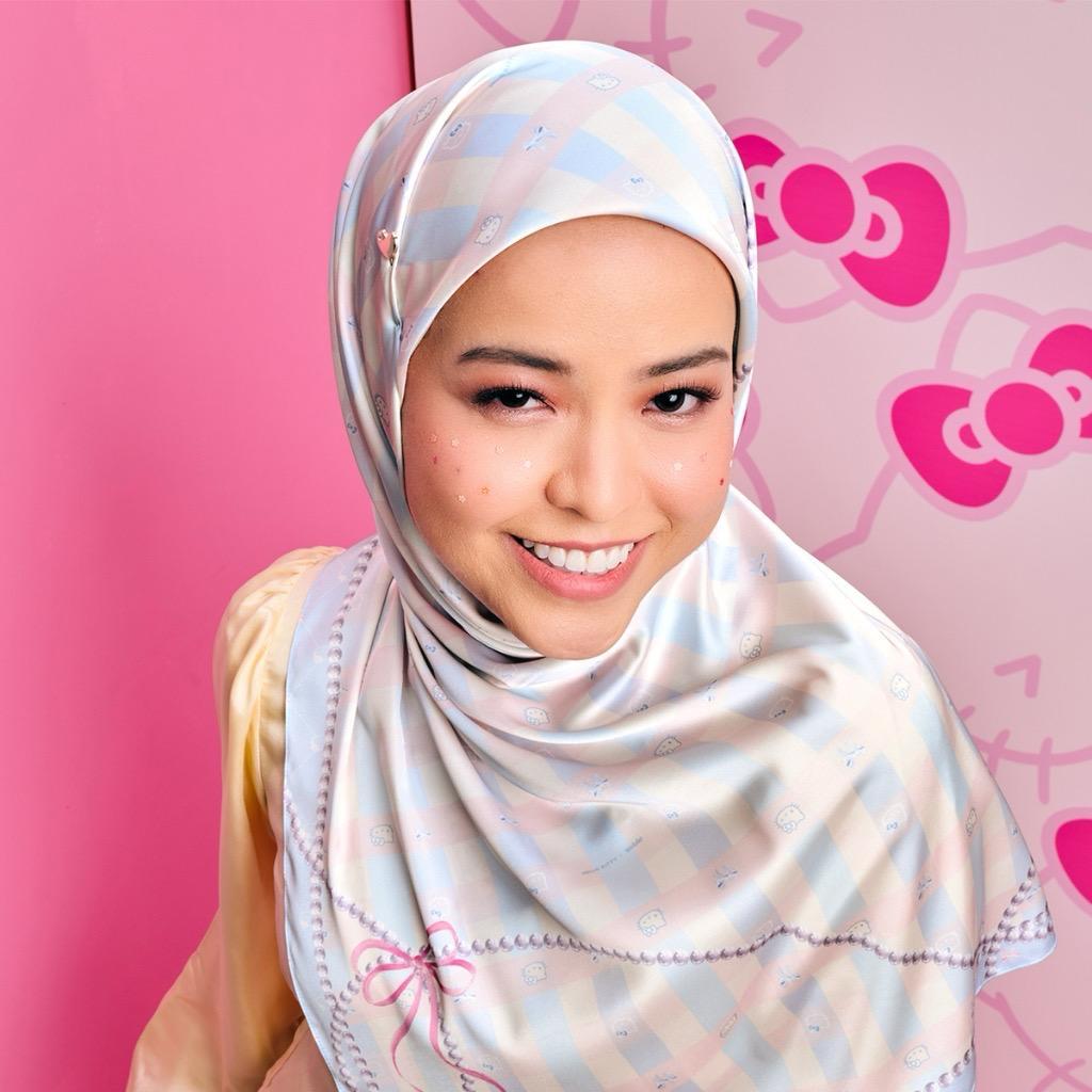 HELLO KITTY X NAELOFAR (SQUARE & SHAWL) | Shopee Malaysia