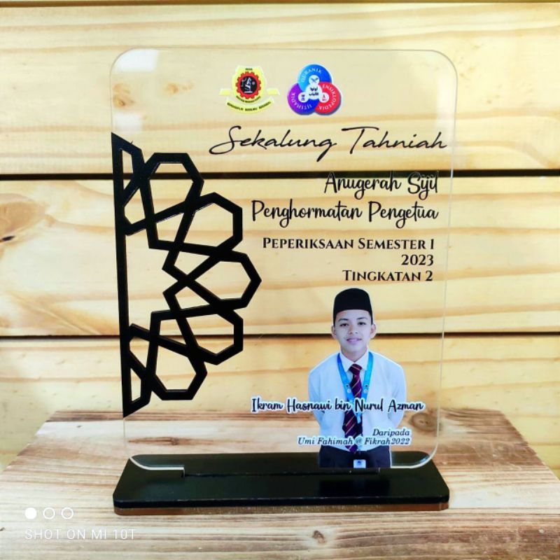 plak anugerah (plak kerawang tepi) untuk Majlis2 dan cenderamata ...