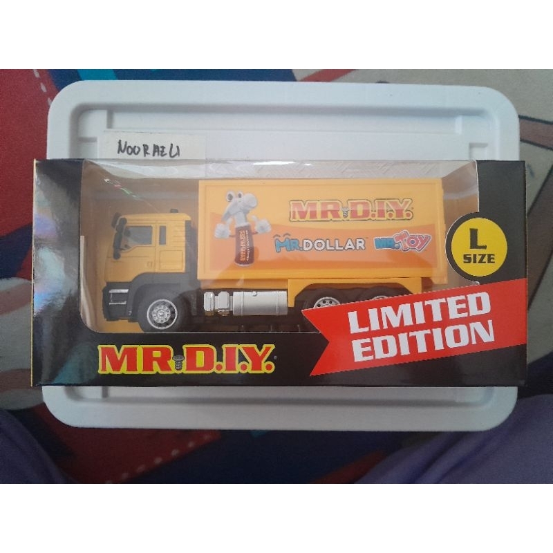 MR DIY LIMITED EDITION SIZE L | Shopee Malaysia