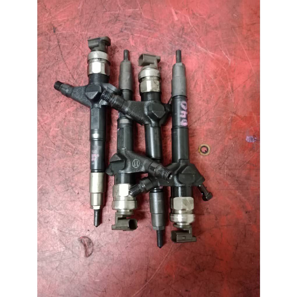 NISSAN NAVARA D40 [ 166002-EB70D ] FUEL INJECTOR ORIGINAL HALF CUT ...