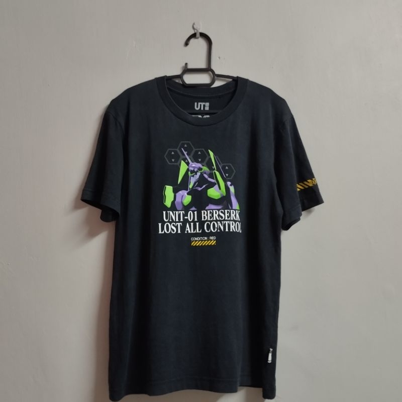 [Preloved] Uniqlo Neon Genesis Evangelion T-Shirt (Bundle Set) | Shopee ...