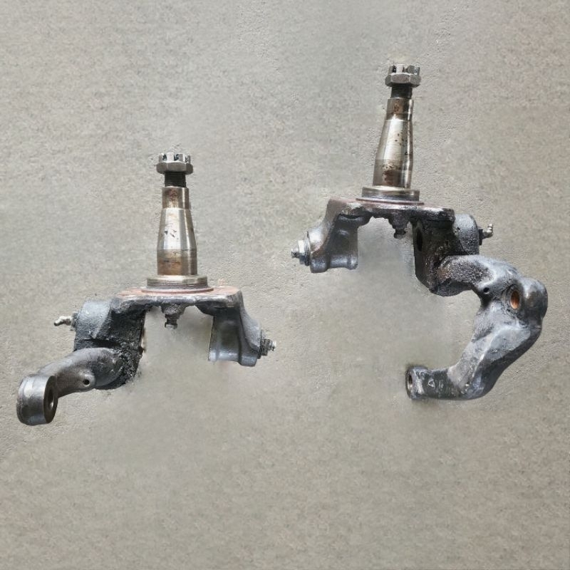 Daihatsu Delta DV99 DV116 front knuckle USED | Shopee Malaysia