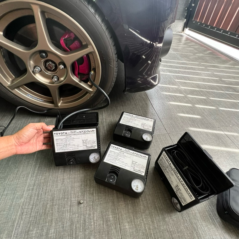pump tayar halfcut cond brand TOYOT dan CONTINENTAL complete box ...