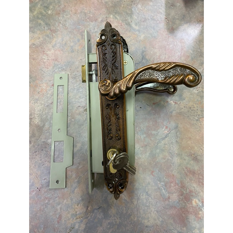 Vintage Grill Door Lock Handle(Antique pattern) with 3 keys | Shopee ...