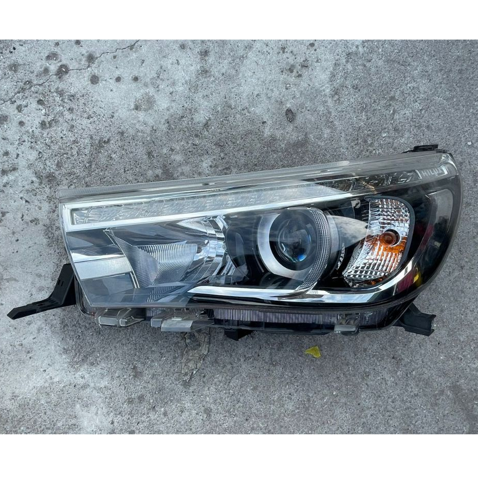Toyota Hilux GUN126 Koito 0K-54 Headlamp LH Original Used | Shopee Malaysia