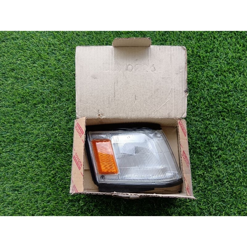toyota corolla le 12 ee80 ae82 valve signal corner lamp koito original ...