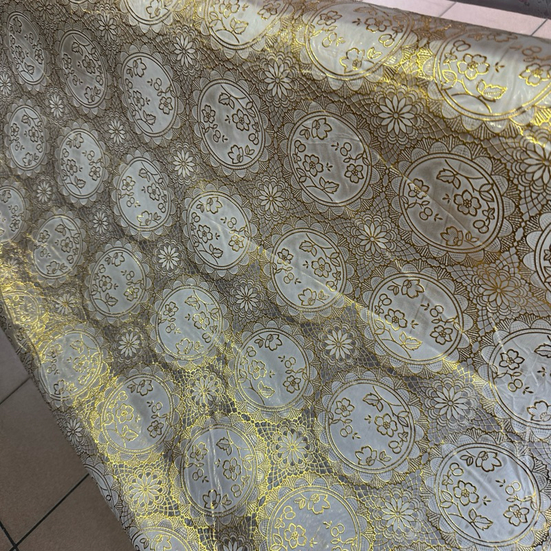 Raya Alas Meja Makan / Royal Metallic Gold Waterproof Tablecloth Lapik ...