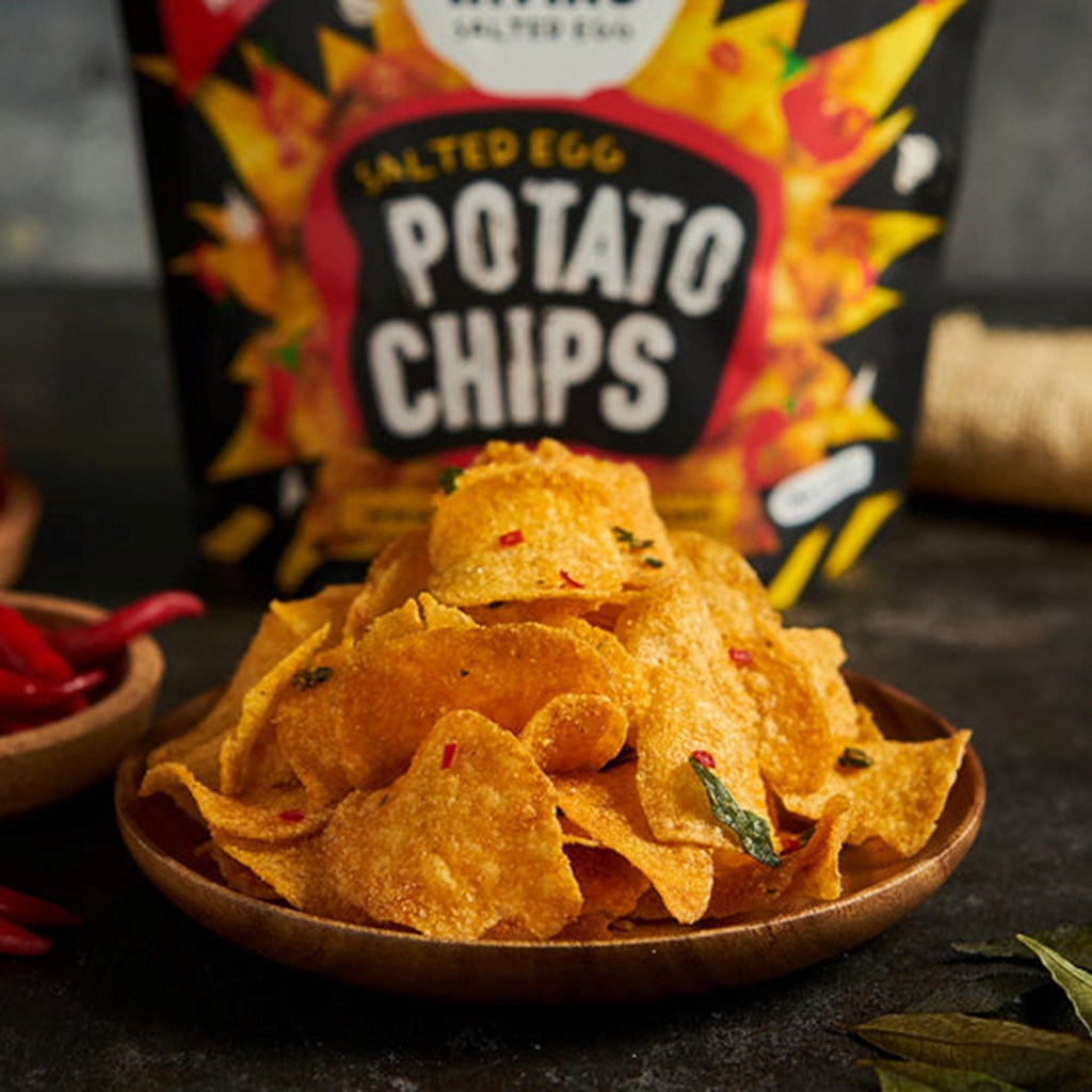 IRVINS HOT BOOM SALTED EGG FISH SKIN/POTATO CHIPS 95g | Shopee Malaysia