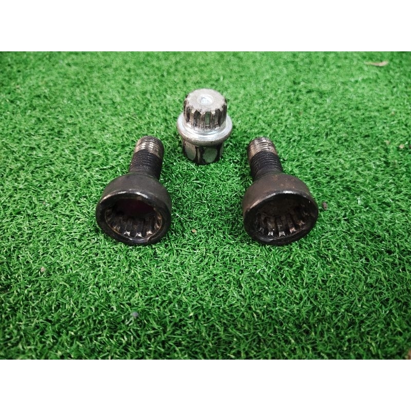 BMW E36 E46 E39 3 5 SERIES TYRE LOCK NUT WITH OPENER NUT | Shopee Malaysia