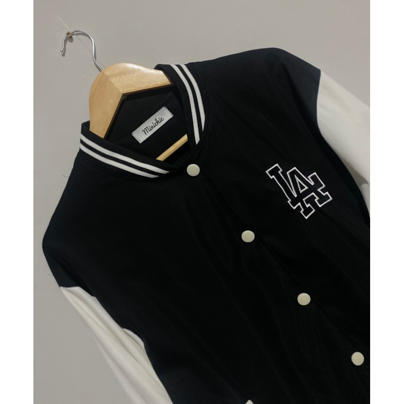 VARSITY LOS ANGELES LA HITAM UNISEX | Shopee Malaysia