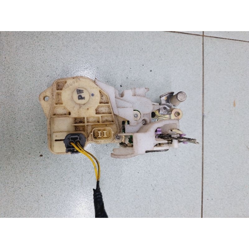 Honda Stream RN3 RN5 Door Lock Rear (Right) | Shopee Malaysia