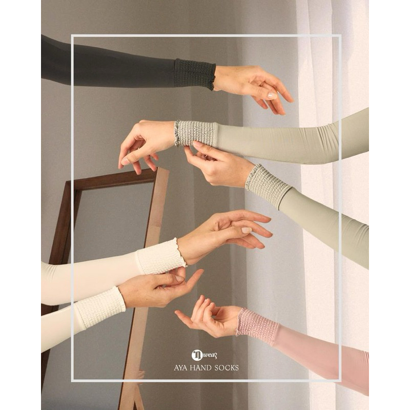 NWEAR AURA AYNA ANA LACE HAND SOCKS BY NALEOFAR (100% ORIGINAL) SARUNG ...