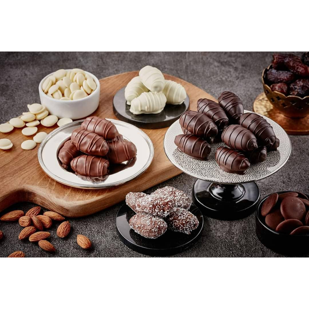 KURMA COKLAT Stuffed with Almond/Pistachio | Dates Choclates | Shopee ...