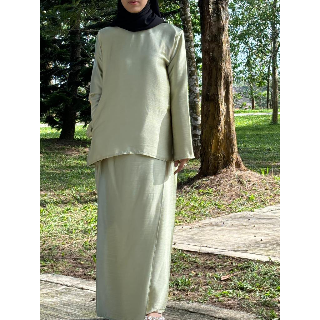 BAJU KURUNG KEDAH SATIN CRUSH MATERIAL ADA POCKET KAIN LIPAT DEPAN ...