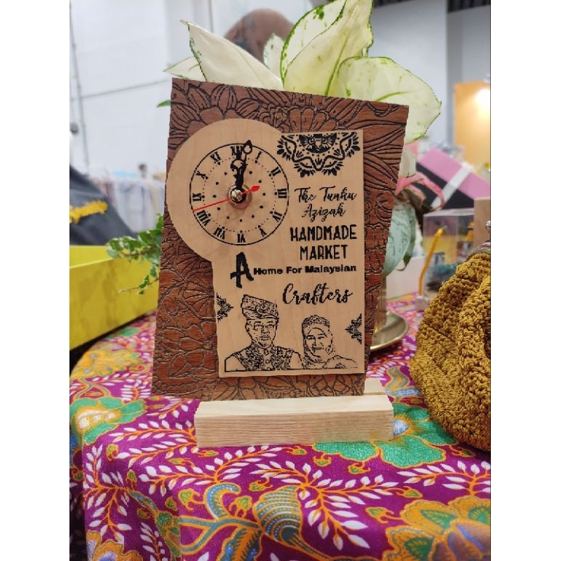 Jam Stand bergambar boleh Custom ucapan & gambar | Shopee Malaysia
