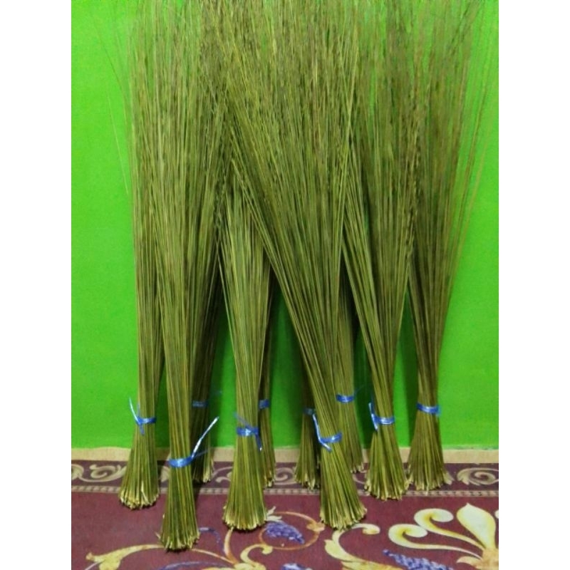 Penyapu Lidi Daun Kelapa Sawit. | Shopee Malaysia