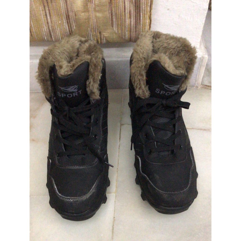 Men winter boots ( Looks New) | Shopee Malaysia