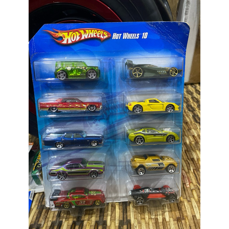 Hot Wheels 10 Pack Porsche Carrera GT, 70 Chevelle SS Wagon, Olds 442 ...