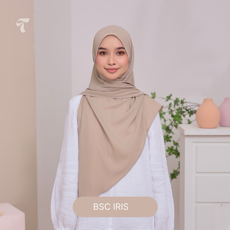 [3 for RM95] Bawal Selapis Curve Memories by Tyara (Bawal Selapis/Triangle Shawl) | Shopee Malaysia