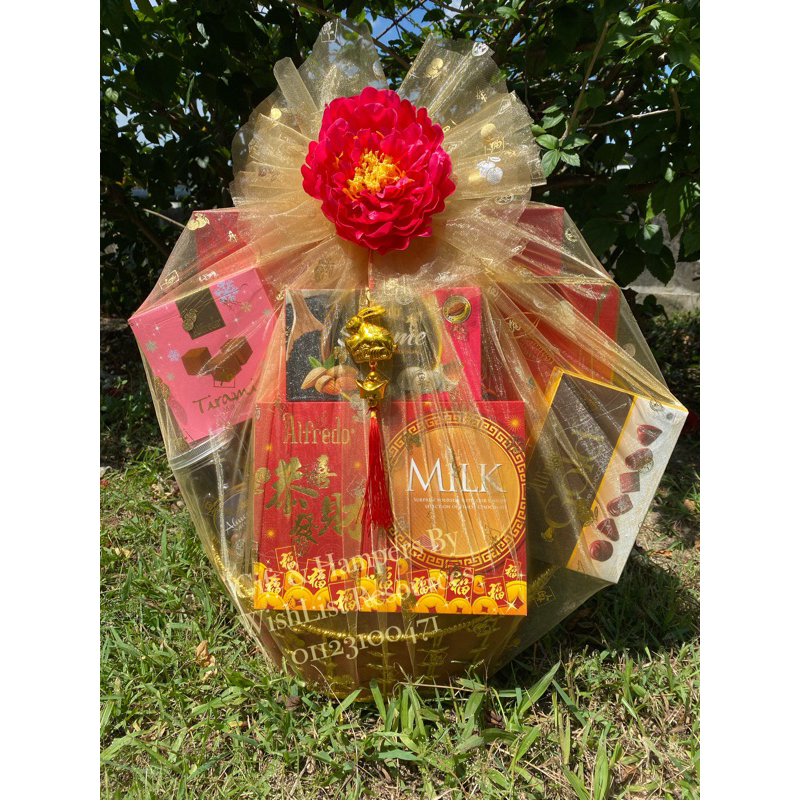 Hampers CNY Hamper chocolate mix alfredo Hamper chinese new year gift ...