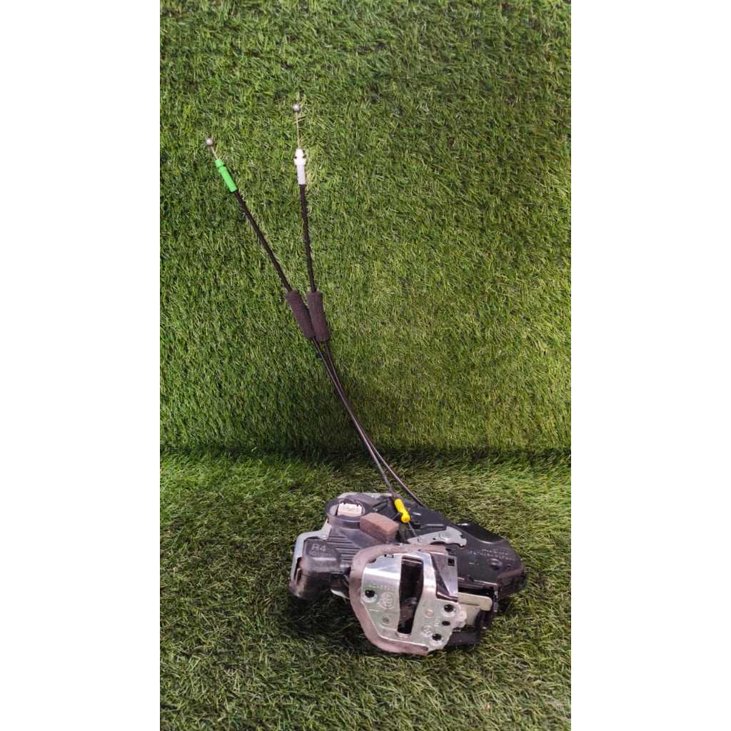 Toyota Hilux Revo 2016 Front Door Lock Lh (10pin) | Shopee Malaysia