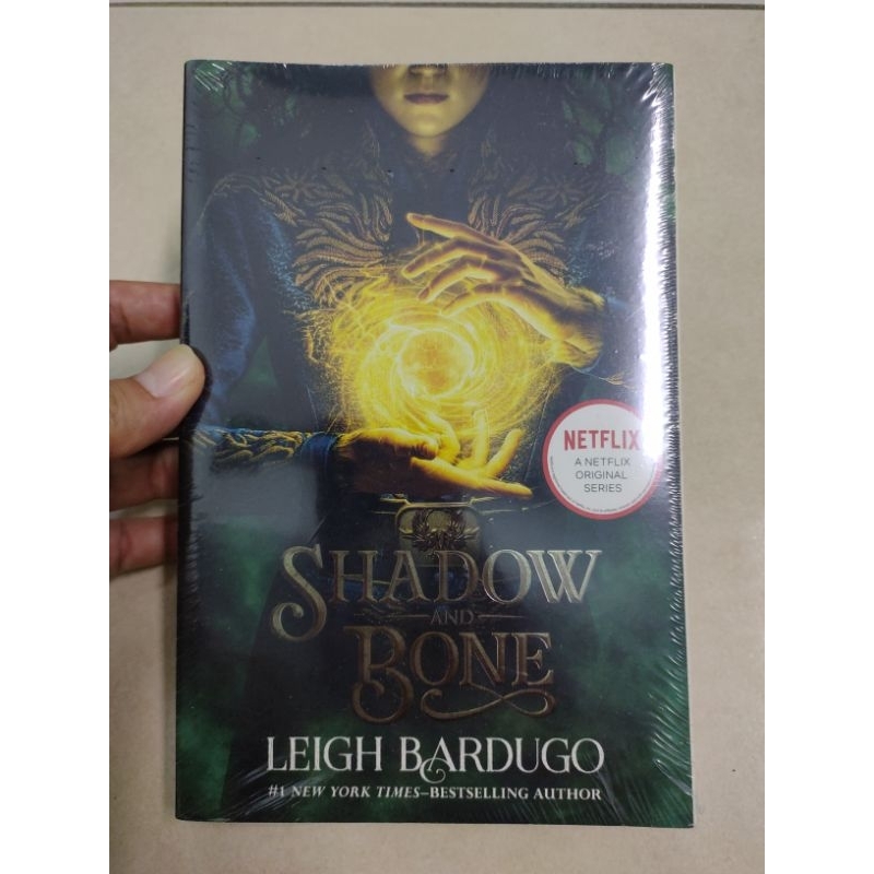 [BB] [100% Original] Shadow and Bone (Shadow and Bone Trilogy #1) by Leigh Bardugo (YA > Fantasy ...