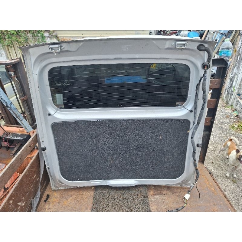 Nissan Vanette NV200 Rear Bonnet Door Trim | Shopee Malaysia