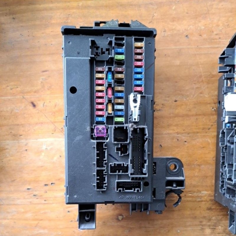 Perodua Bezza Axia Fusebox | Shopee Malaysia