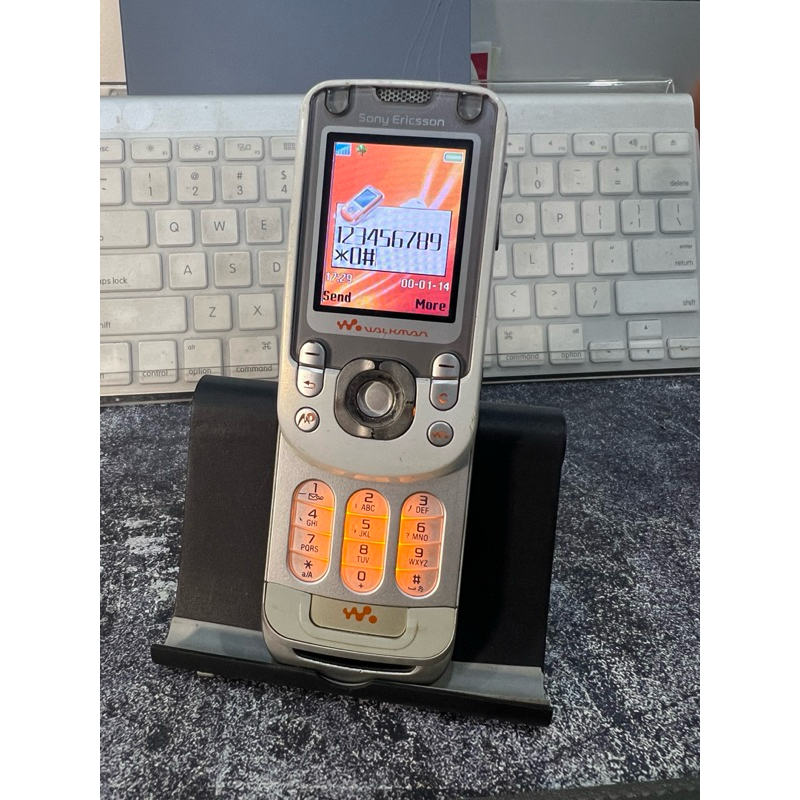 Sony Ericsson W550i white used collection | Shopee Malaysia