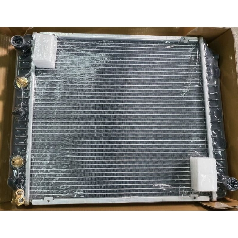 VOLVO 240/740/760 85'-92' 32MM HIGH QUALITY RADIATOR | Shopee Malaysia