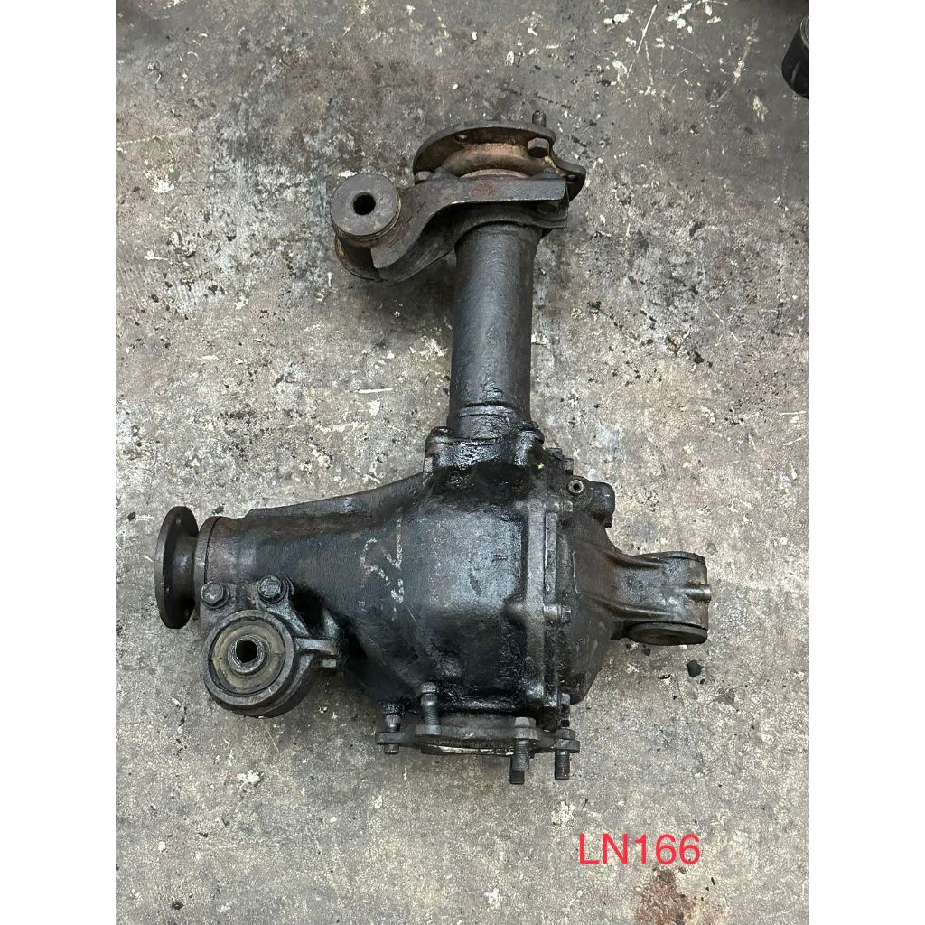 TOYOTA LN106 HIACE DIFFERENTIAL FRONT AXLE GEAR/ GEARBOX USED ORIGINAL ...