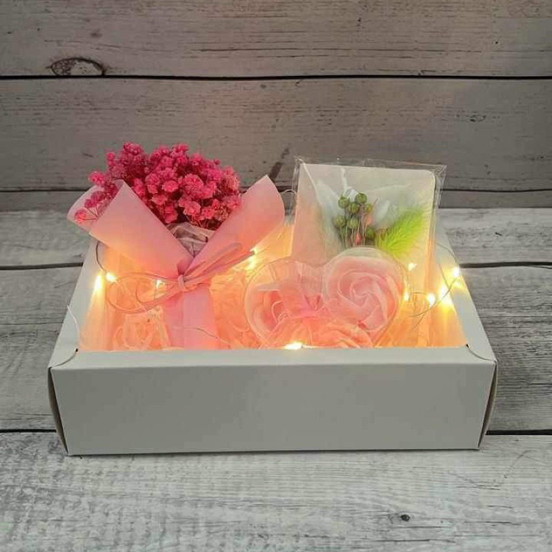 Set Hadiah Mini Sejambak Bunga | Nota Ucapan Percuma | Very Mini Flower ...