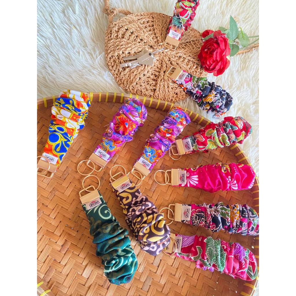 (READY STOCK) wristlet key chain / scrunchies keychain/ scrunchies ...