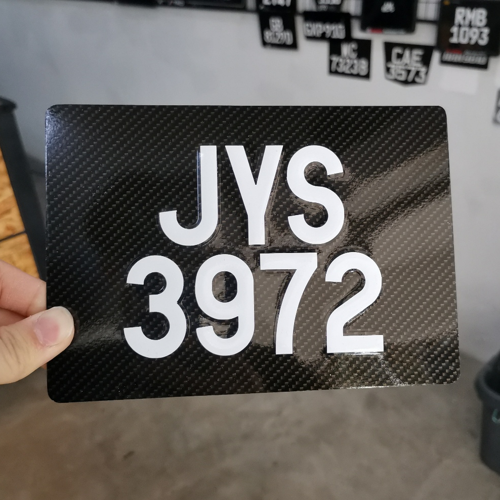 (D) Tracwrap Carbon Fiber Motor No Plate Besi Ketuk Standard JPJ Lepas ...